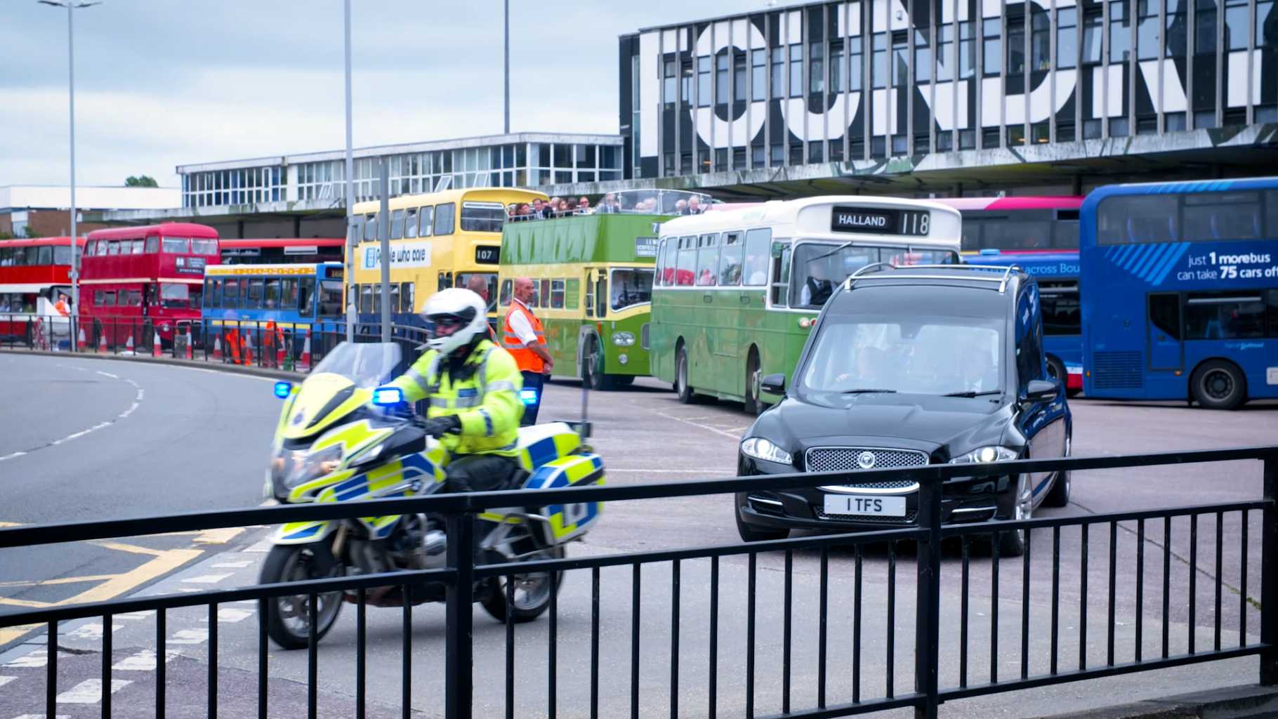 Extraordinary tribute to ‘one of a kind’ Swindon's Bus Company boss Andrew Wickham MBE - Swindon ...